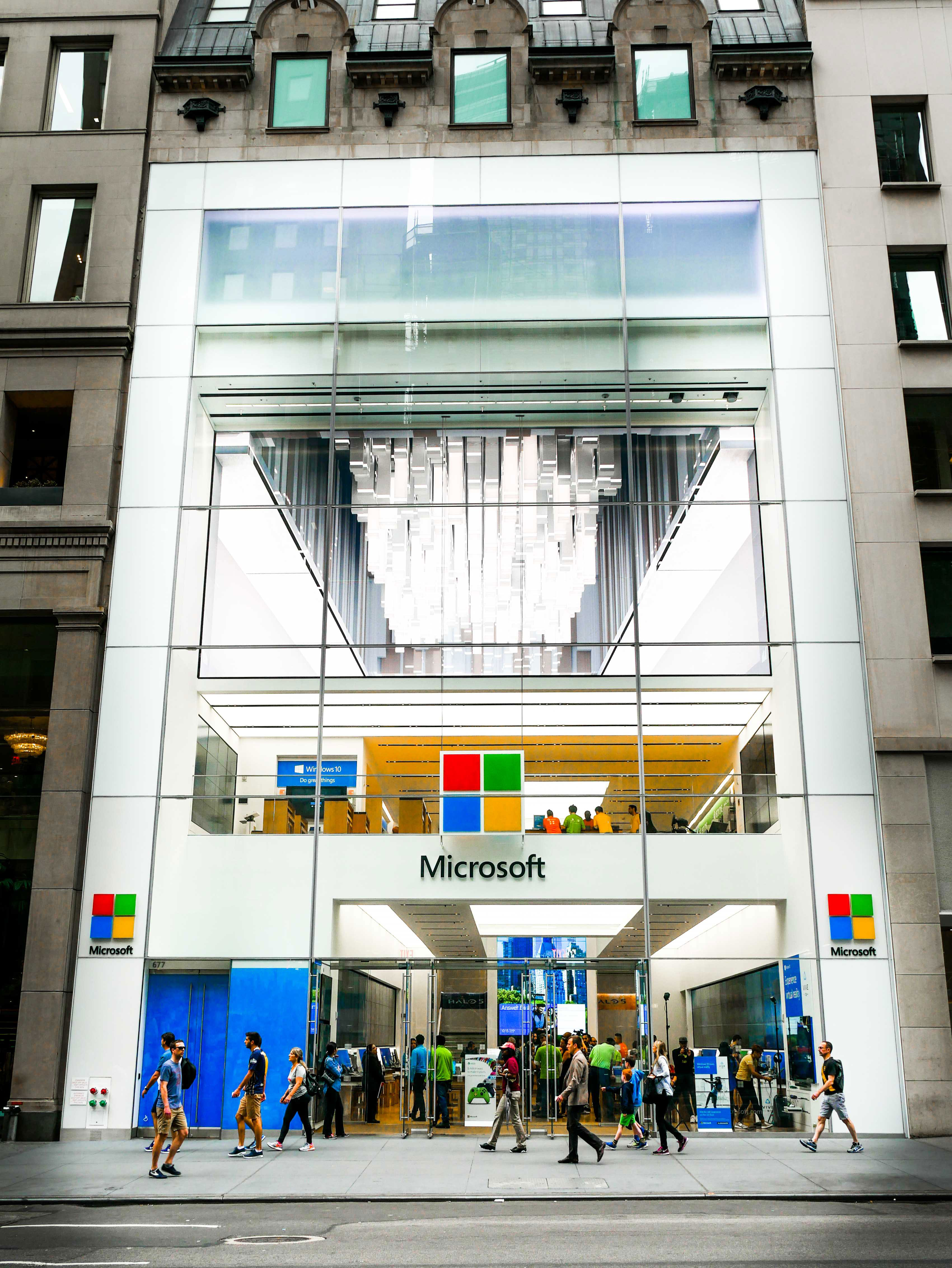 Microsoft Flagship 5th Ave 1 – AGNORA