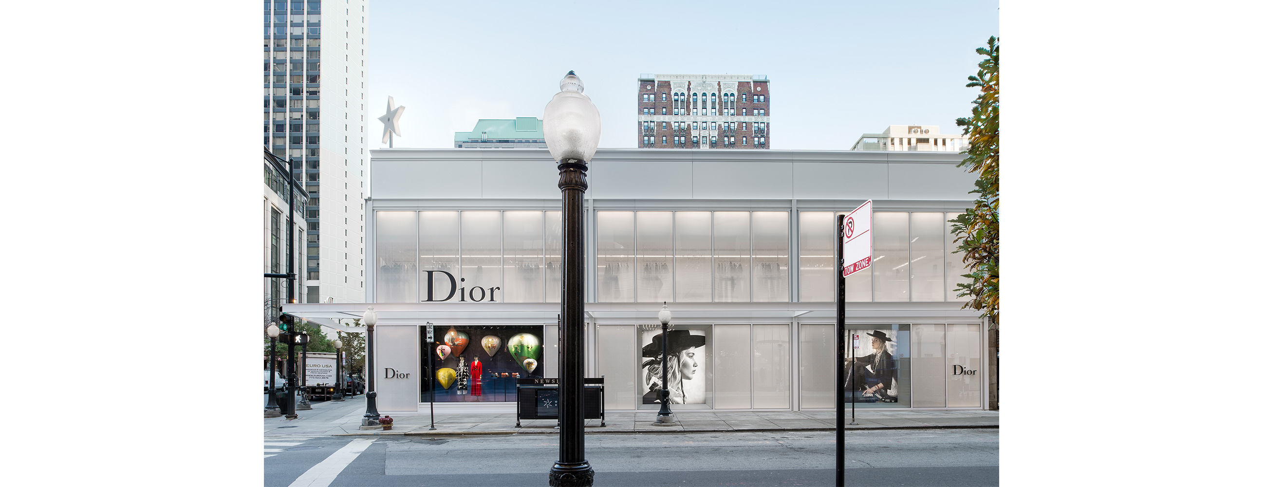 Dior-Chicago-Flagship-Agnora-Slider-2 – AGNORA
