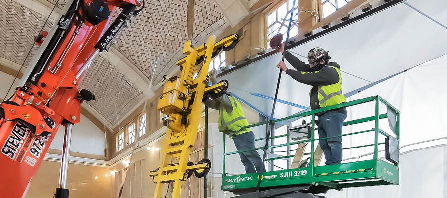 Zoo Glass & Aquarium Glazing – AGNORA